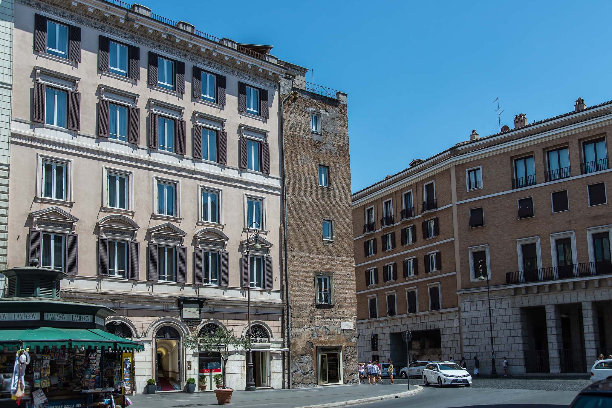 Boutique Hotel In Rome Location | Relais Rione Ponte Rome